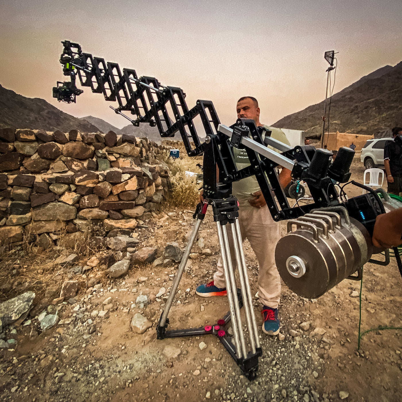 Proaim SJ30 Powermatic Scissor 17ft Telescopic Camera Jib Crane, 30kg ...